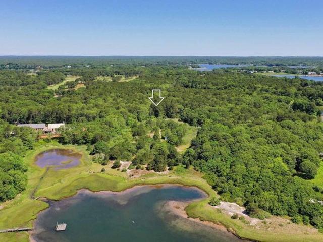 30 Indian Trl, Osterville, MA 02655