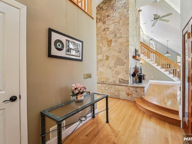 30 Ironia Mendham Road