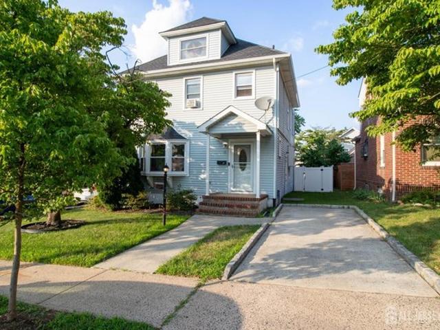30 James St, South River, NJ 08882