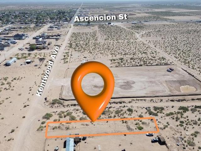 30 Kentwood Ave, Horizon City, TX 79928