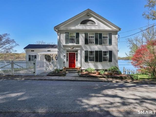 30 Knowles Rd, East Hampton, CT 06424