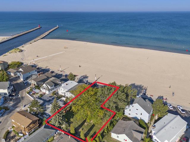 30 Lakeshore Drive, South Haven, MI 49090 | MLS #26015 | Compass