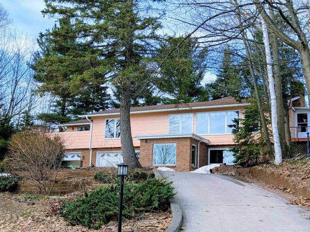 30 Lakeview Drive