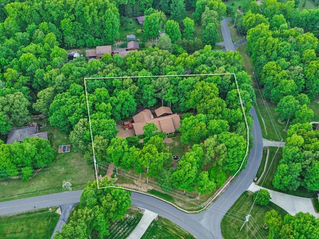 30 Laurel Circle