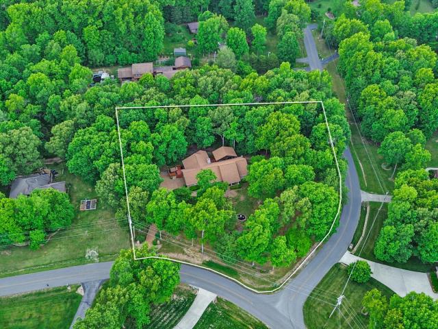 30 Laurel Circle