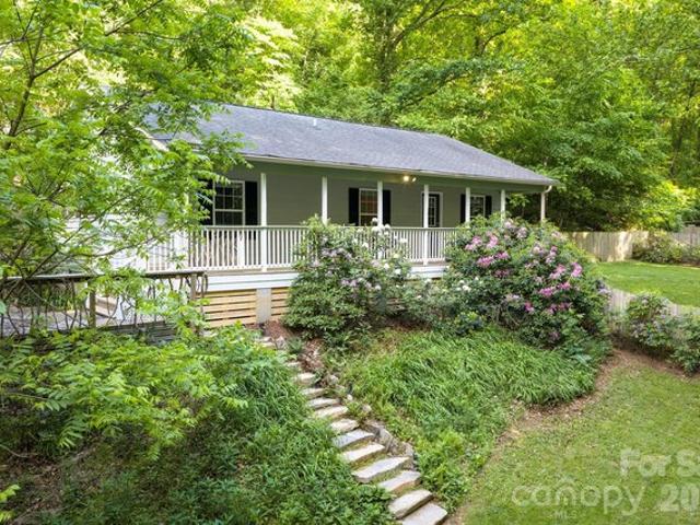 30 Lawterdale Cir, Asheville, NC 28804