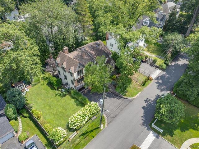 30 Lindbergh Avenue