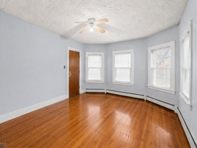 30 Lindsley Ave