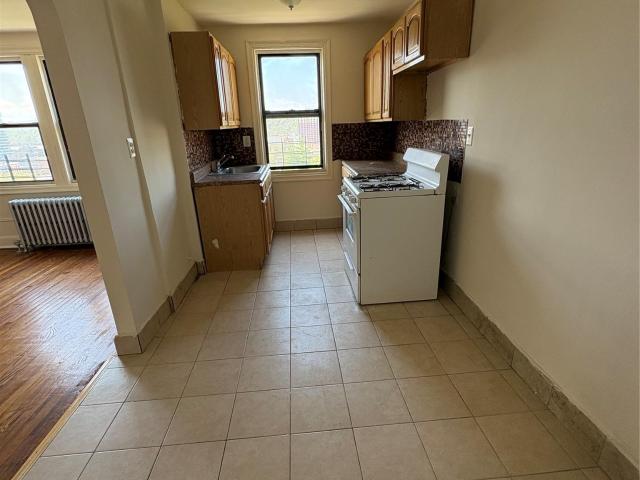 30 Locust Hill Avenue 7L