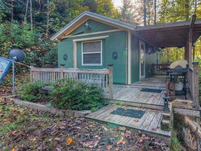 30 Lost Pond Ln, Murphy, NC 28906