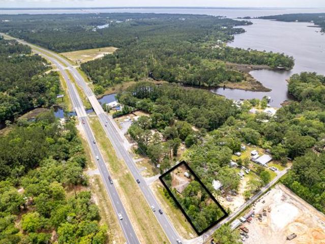 30 Lowery Rd, Freeport, FL 32439