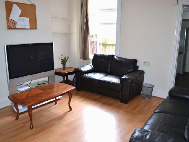 30 Luton Road B29, 5 bed property to rent, £1,950 pcm | PrimeLocation