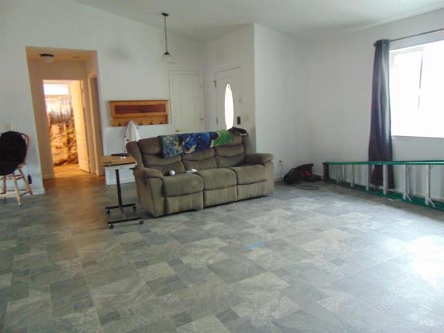 30 Maple Dr