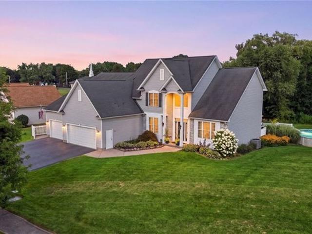 30 Marc Mar Trl, Rochester, NY 14606