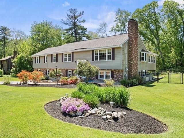 30 Marcia Rd, Wilmington, MA 01887