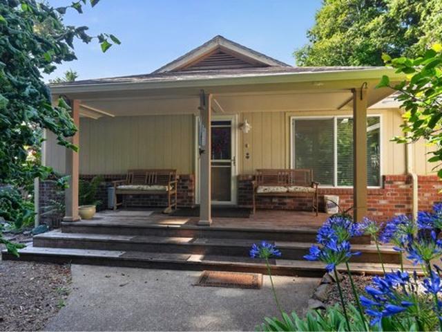 30 Marion Ln, Depoe Bay, OR 97341