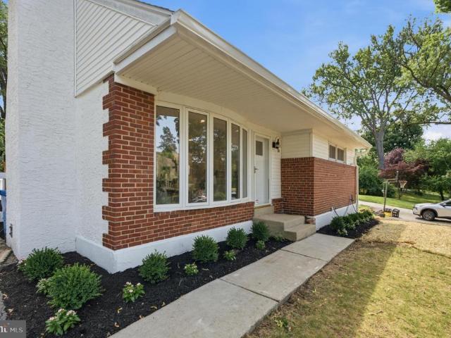 30 Meadowbrook Lane