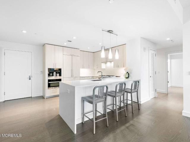 30 Melrose Terrace Unit 408
