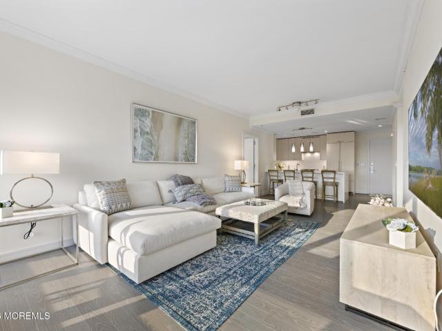 30 Melrose Terrace Unit 518