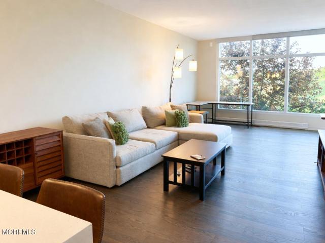 30 Melrose Terrace Unit 219