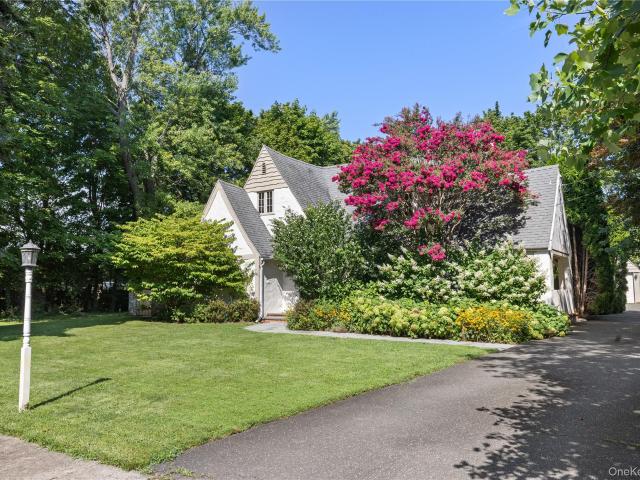 30 Merritts Pond Road