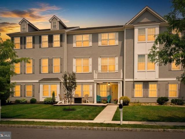 30 Mountie Ln, Chesterfield, NJ 08515