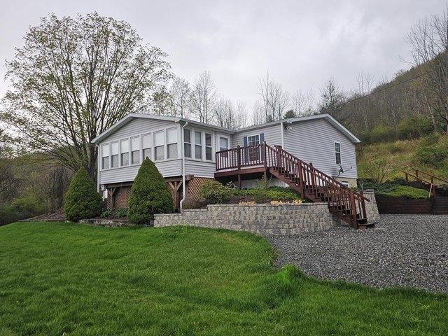 30 Muck Rd, Wellsboro, PA 16901