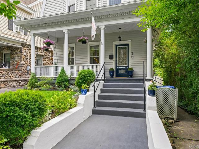 30 Murray Avenue