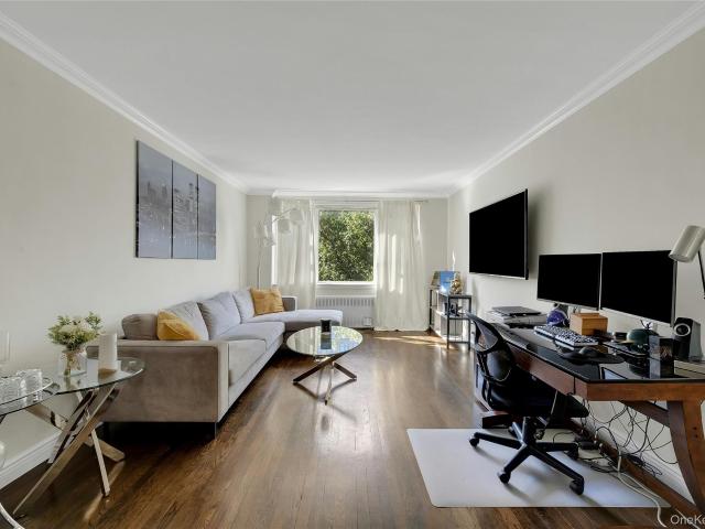 30 N Broadway 5E
