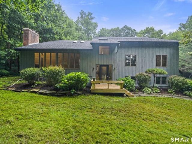 30 N Canton Rd, Simsbury, CT 06092