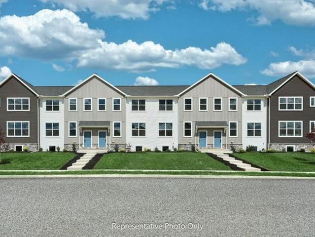 30 N Conifer Dr, Elizabethtown, PA 17022