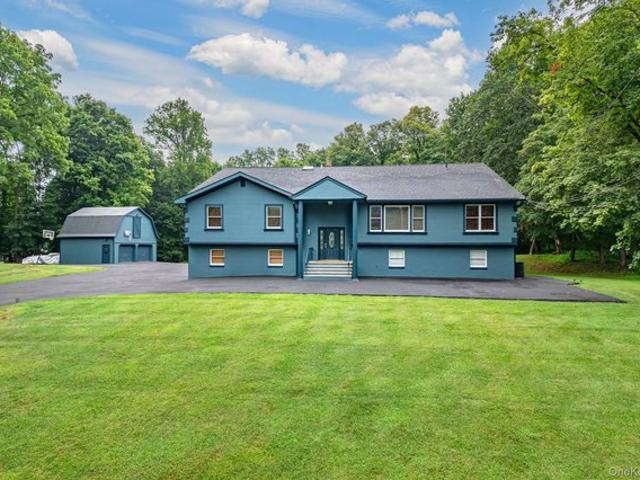 30 N Lynn St, Warwick, NY 10990