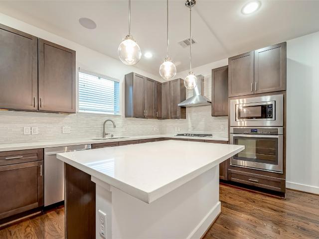 30 N St Charles St, Houston, TX 77003 | MLS #98474 | Compass