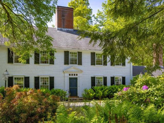30 Neighborhood Rd, Mount Desert, ME 04662