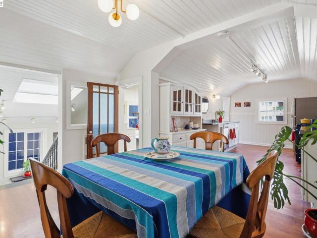 30 Niantic Ave