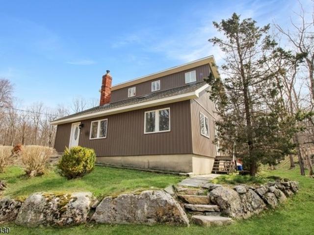 30 Northwood Rd, Jefferson Township, NJ 07849