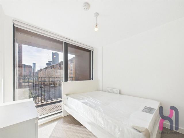 30 Oldfield Road, Salford M5, 2 bed flat to rent, £1,450 pcm | PrimeLocation