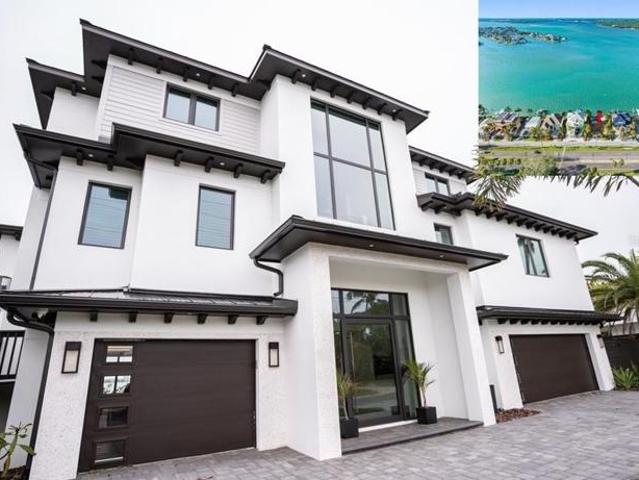 30 Paradise Ln, Treasure Island, FL 33706