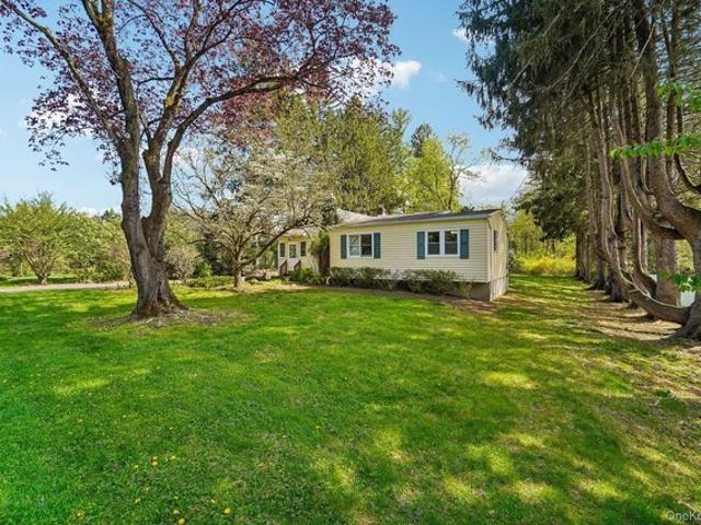 30 Pine Ln, New City, NY 10956