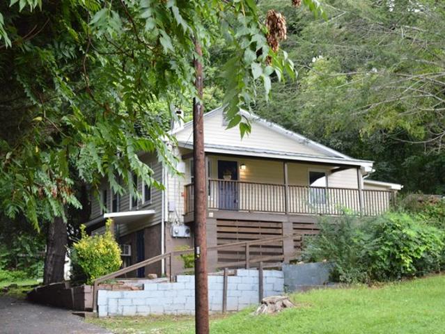 30 Porter St, Tryon, NC 28782