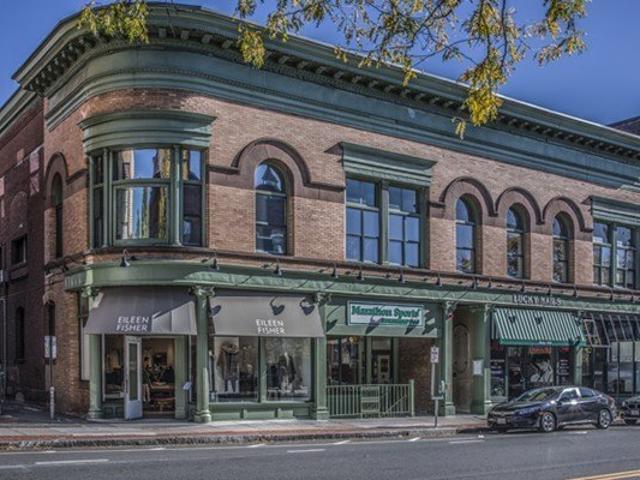 30 Pleasant St Apt 5, Northampton, MA 01060