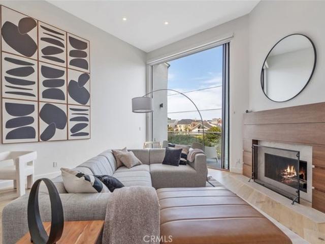30 Reef St Apt 3, Marina del Rey, CA 90292