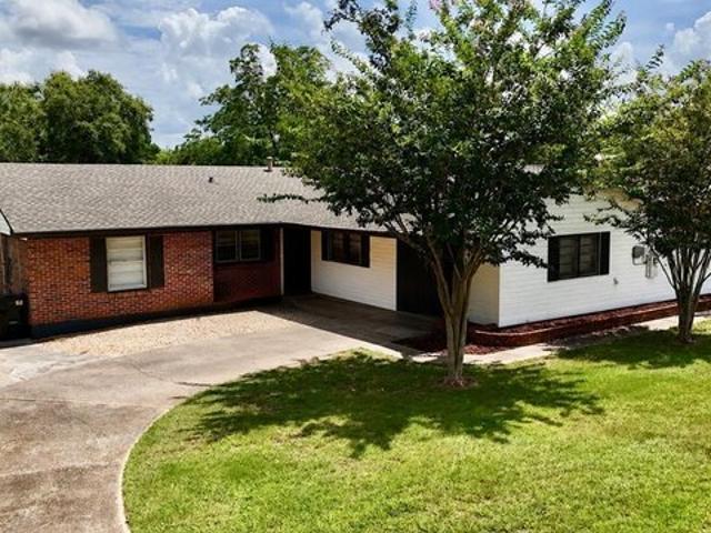 30 Richardson Dr, Daleville, AL 36322