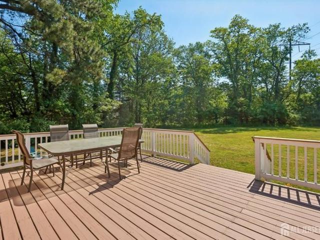 30 Rieder Rd, Edison, NJ 08817