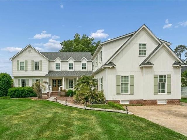 30 Rivergate Dr, Poquoson, VA 23662