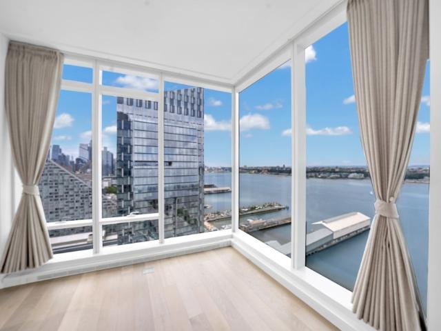 30 Riverside Boulevard APT 29J