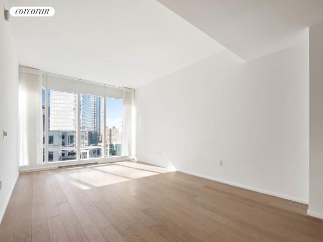 30 RIVERSIDE Boulevard 21G