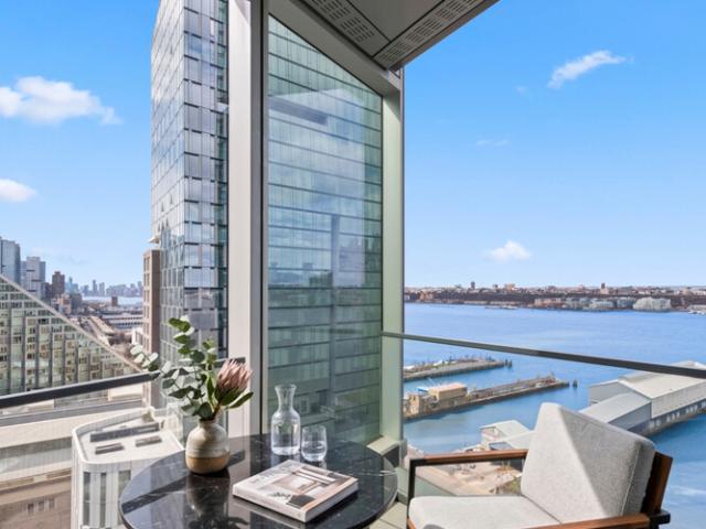 30 RIVERSIDE Boulevard 21M