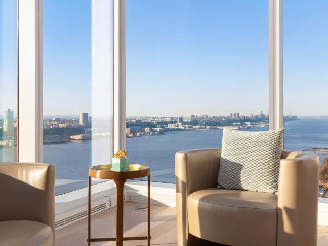 30 RIVERSIDE Boulevard 36B