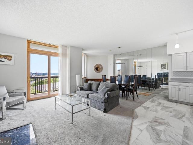 30 S Adelaide Avenue # 8J